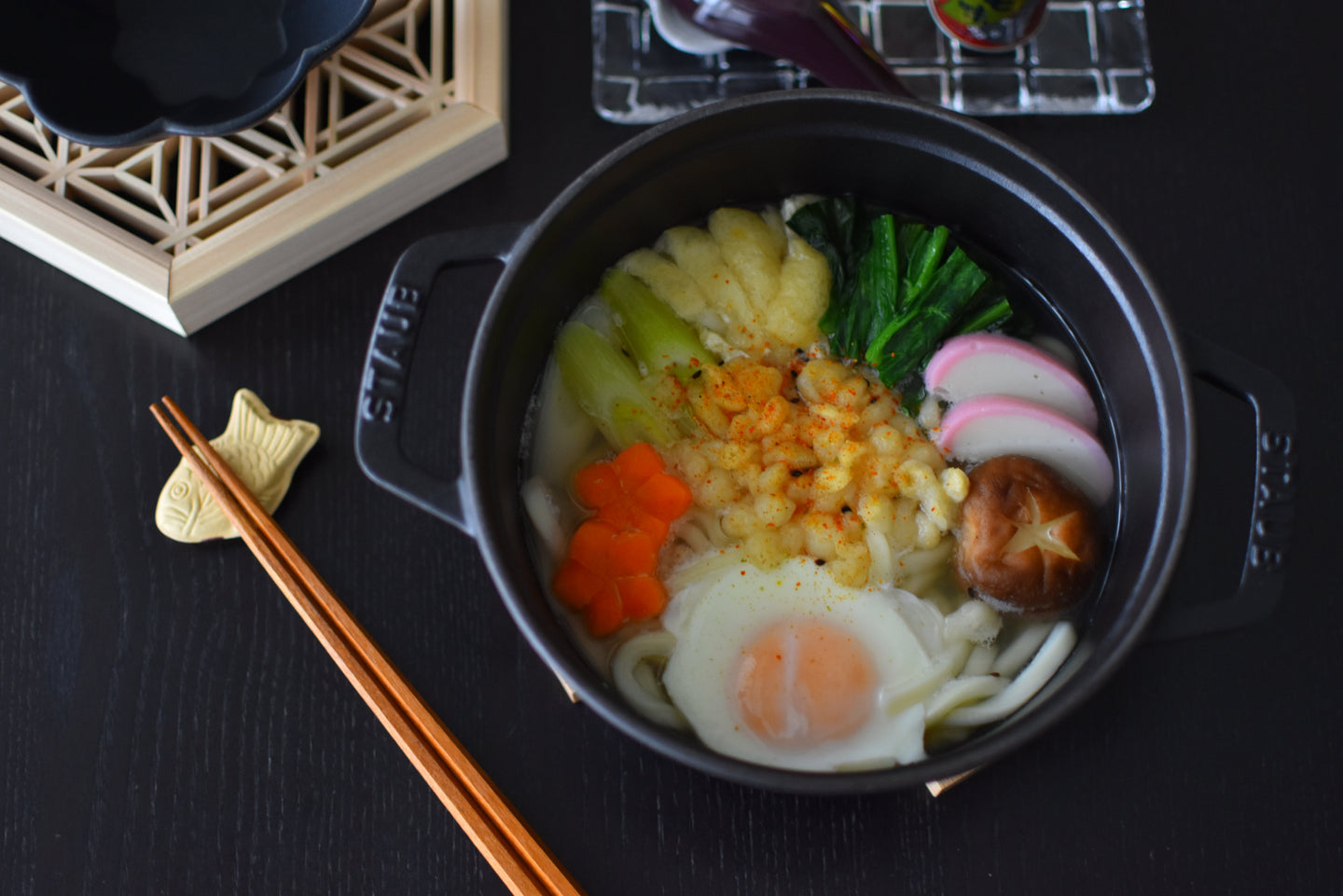 How to Make Nabeyaki Udon (Japanese Udon Noodle Hot Pot Recipe) – Japanese Taste