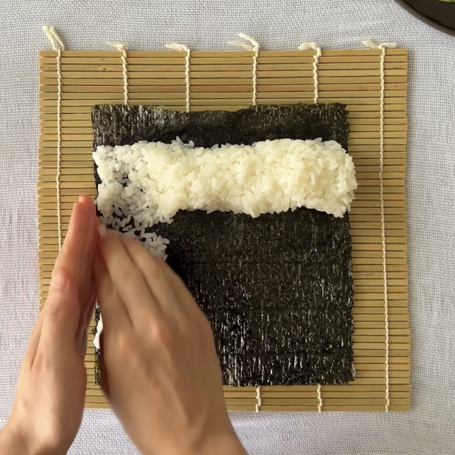 How To Make Avocado Sushi (Avocado Roll Recipe 2 Ways) – Japanese Taste