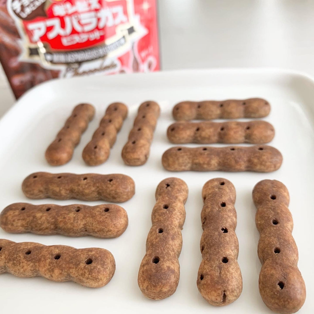 Ginbis Asparagus Chocolate Soaked Mini Asparagus Shaped Biscuits (Pack
